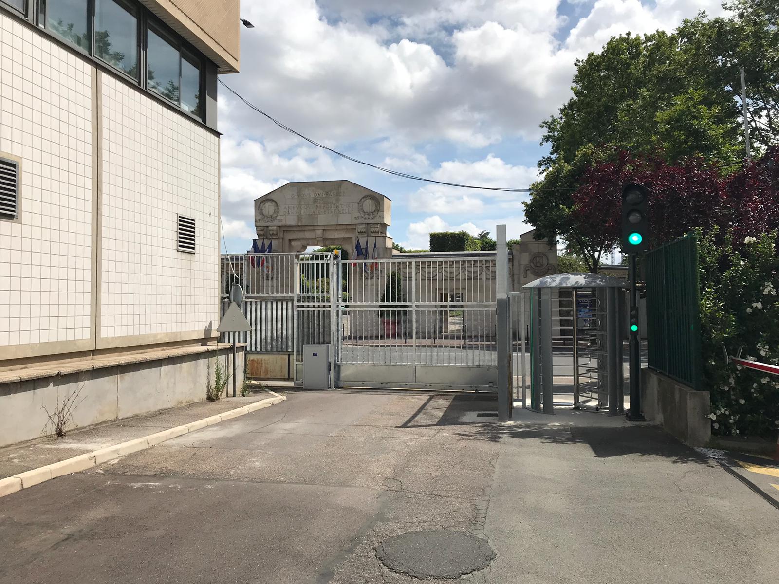 Une nouvelle entrée pour les professionnels de l’hôpital Beaujon.